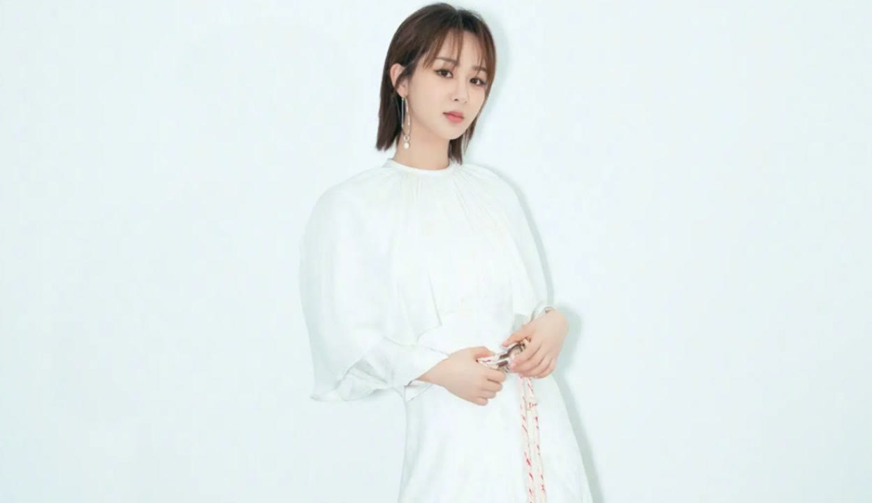 【嘻嘻娱乐官方】杨紫现身贾玲片场,客串电影《热辣滚烫》,扎高马尾青春洋溢 6万粉丝4万作品娱乐视频 免费在线观看 爱奇艺